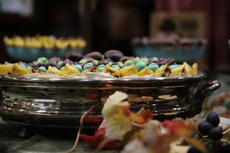 Historic Shops in Genoa: Tour Through Tradition and Flavours - Key Points