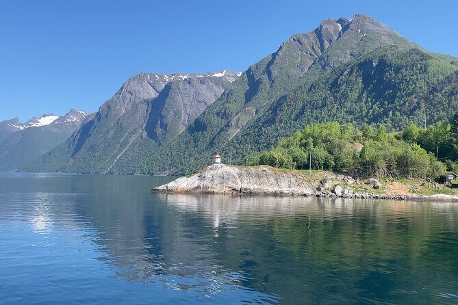 Hjørundfjord Fjord Tour Roundtrip from Ålesund - Frequently Asked Questions