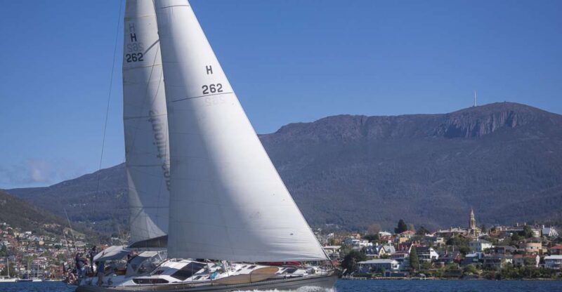 Hobart: Luxury Yacht Scenic Sailing Tour with Snacks - Why This Experience Works