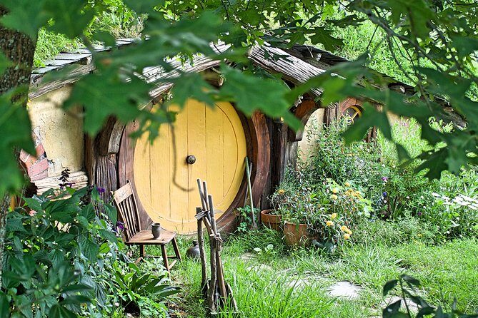 Hobbiton Lord Of Rings Movie Set tour Private Driver - Key Points