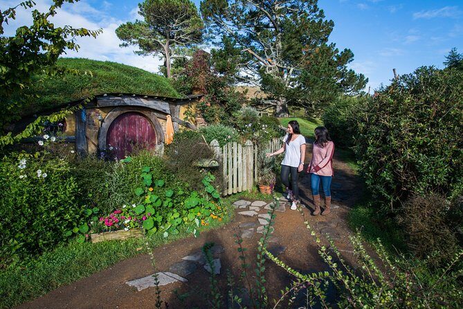 Hobbiton Movie Set Group Tour Early Access (Avoid the crowds!) - An In-Depth Look at the Hobbiton Experience