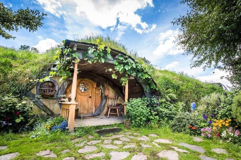 Hobbiton Movie Set & Rotorua Premium Day Tour from Auckland - Key Points