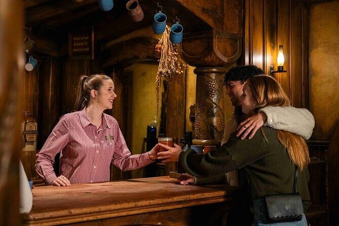 Hobbiton Movie Set & Waitomo Glow Worm Caves Private Tour - Authentic Insights from Reviewers