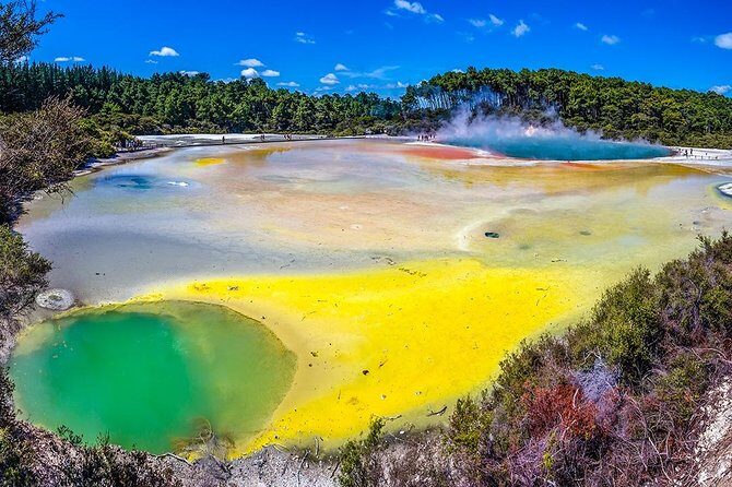 Hobbiton & Rotorua including Wai-O-Tapu - Small Group Tour from Auckland - The Sum Up