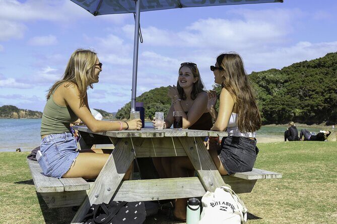 Hole in the Rock Scenic Cruise including Dolphins and Island stop - FAQ