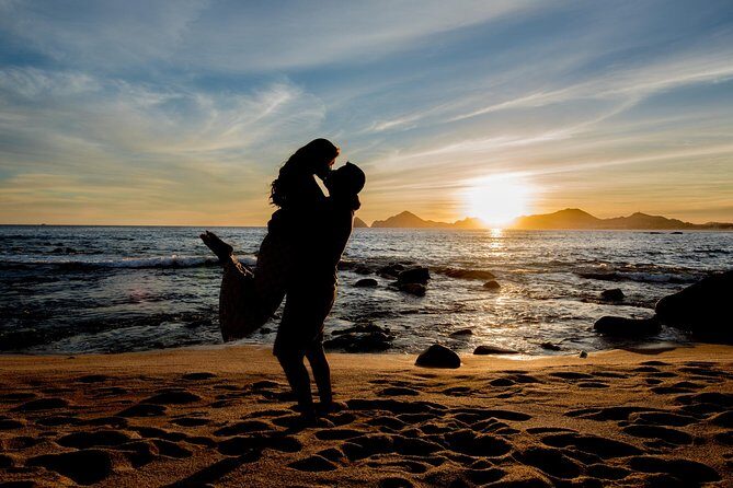 Honeymoon Photo Session in Los Cabos - Location: Misiones Beach