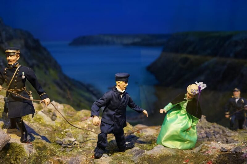 Honningsvåg: North Cape Summer Tour with Sami Family Visit - Sami Experience: Authentic or Commercial?