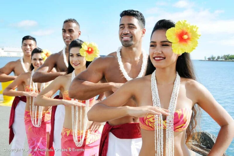 Honolulu: Nova Five Star Sunset Dinner Cruise with Live Jazz - The Entertainment and Atmosphere