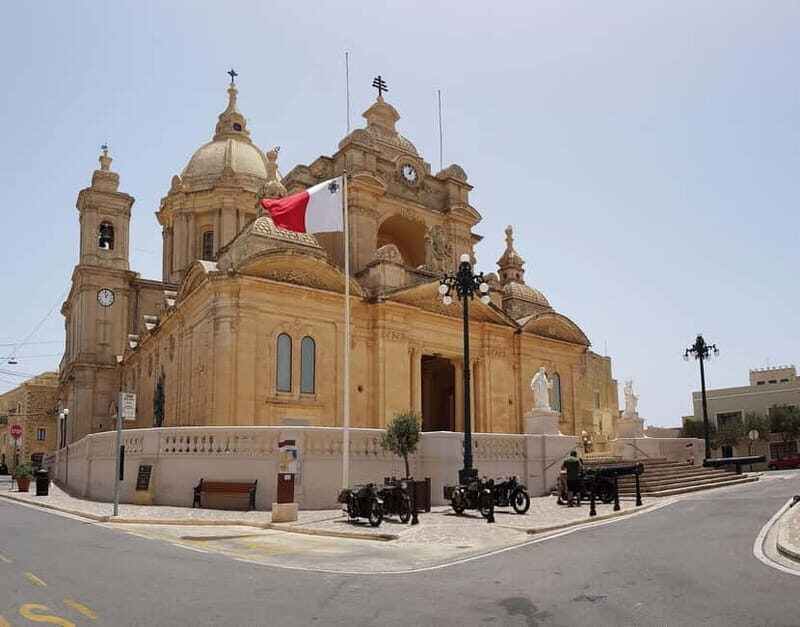 Hop-On Hop-Off Bus Malta (North and South Routes - CMO) - In-Depth Breakdown of the Routes and Stops