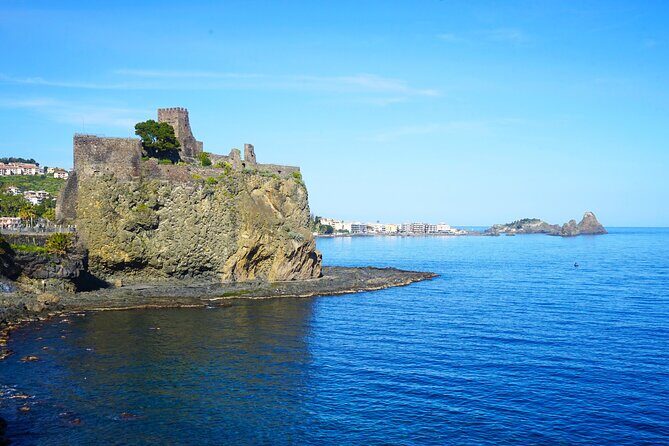 Hop on hop off Catania-Acicastello-Acitrezza panoramic bus - Key Points