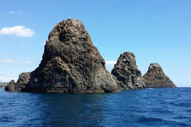 Hop on hop off Catania-Acicastello-Acitrezza panoramic bus - In-Depth Look at the Tour Itinerary and Experience