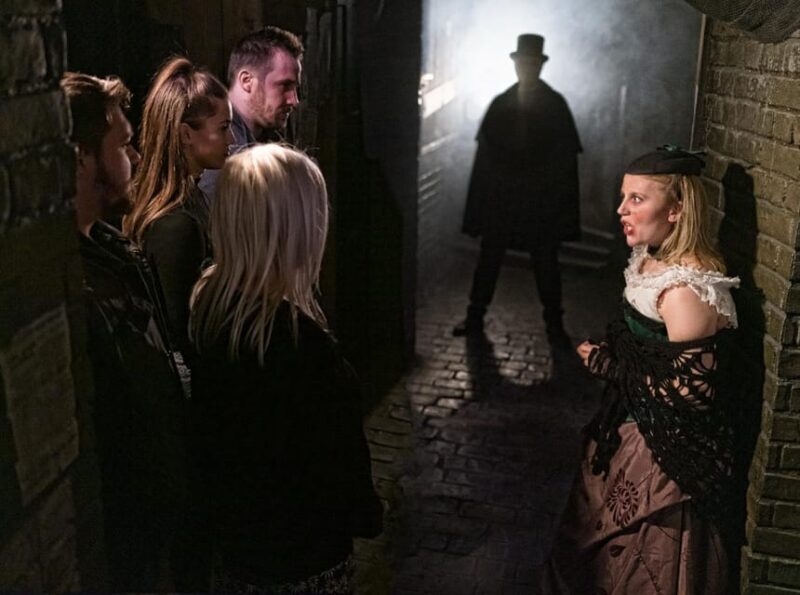 Hop-on Hop-off London Bus Tour & The London Dungeon - The Itinerary & What You Can Expect