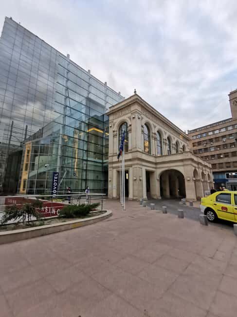 Hop-on Hop-off minibus Tour of Bucharest & Village Museum - FAQ