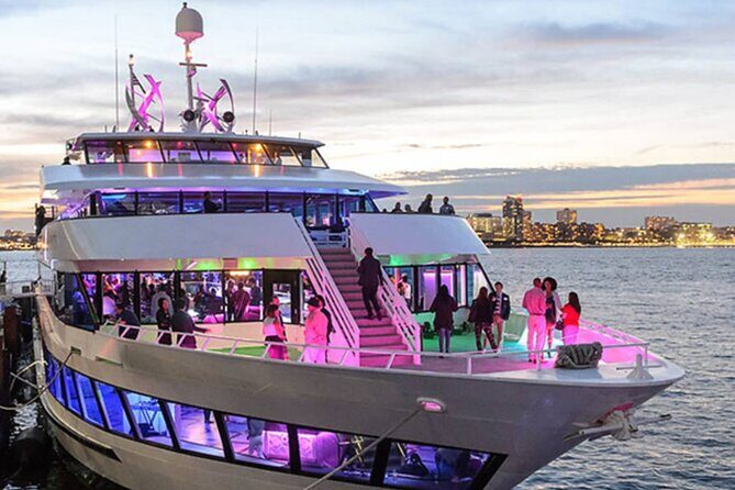Hornblower Infinity New York New Year's Eve Party - The Experience in Detail