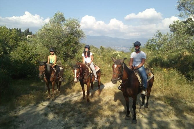 Horse ride, Olive Oil and local foods tasting in a Tuscan farm - Key Points