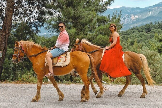 Horse Ride with Mountain Views - Key Points