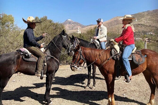 Horseback Ride in Guanajuato with Live Music and Food - Horseback Riding Experience