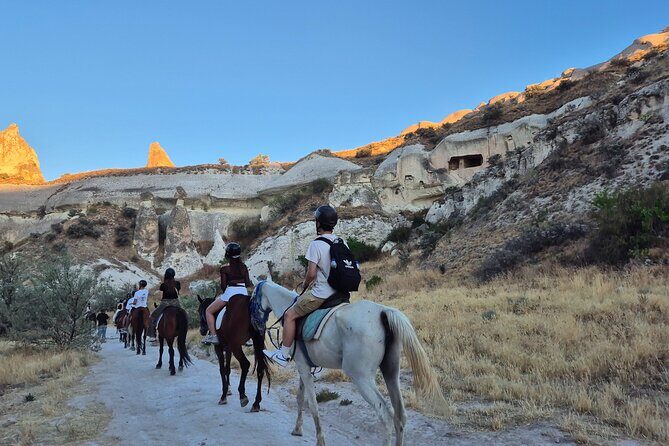 Horseback Tour in Cappadocia Valleys and Transfers - Breaking Down the Tour Itinerary