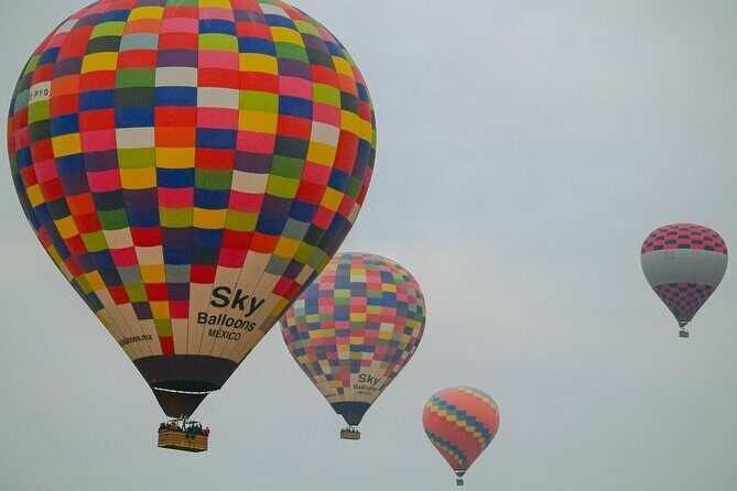 Hot Air Balloon Flight and Tour of the Majestic Pyramids - FAQs