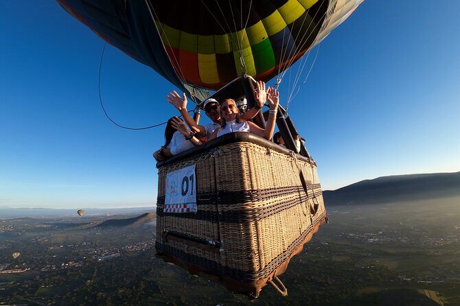 Hot air balloon flight in Teotihuacán + Breakfast in a Cave - Introduction