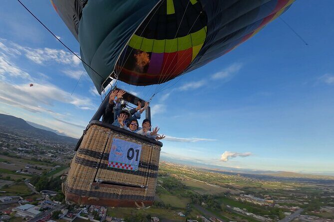 Hot air balloon flight in Teotihuacán + Breakfast in a Cave - Authenticity and Unique Touches