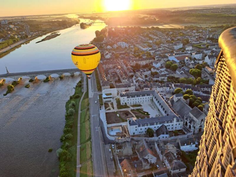 Hot air balloon flight:Chambord, Chenonceau,Cheverny,Blois - Key Points
