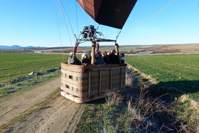 Hot Air Balloon Ride in Segovia with Toast, Picnic and Video - FAQ