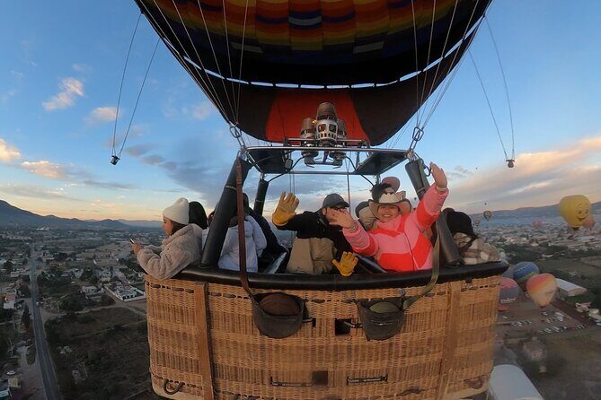 Hot air Balloon ride in Teotihuacan & breakfast in Cave - FAQ