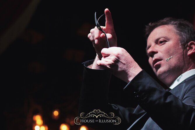 House of Illusion Magic Show with Drinks - Who Should Consider This Tour?