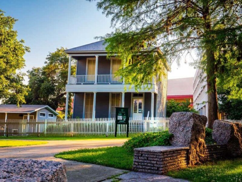 Houston: Downtown Walking History Tour - Houston: Downtown Walking History Tour — A Genuine Look into the Bayou City’s Past