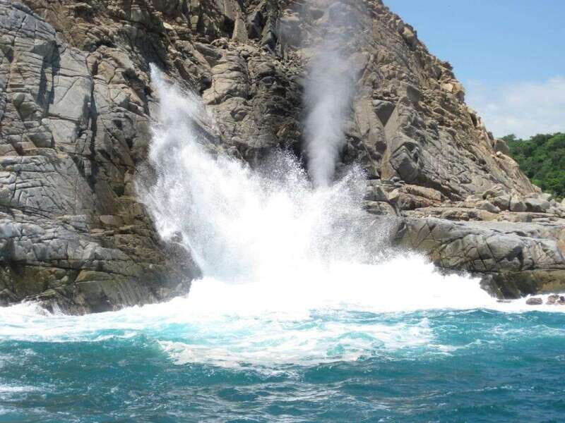 Huatulco: Bays Boat Tour with Snorkeling and Hotel Pickup - Who Will Love This Tour?