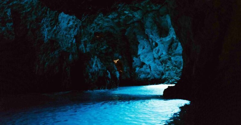 Hvar: Blue and Green Caves Boat Tour with Stiniva Beach - FAQ