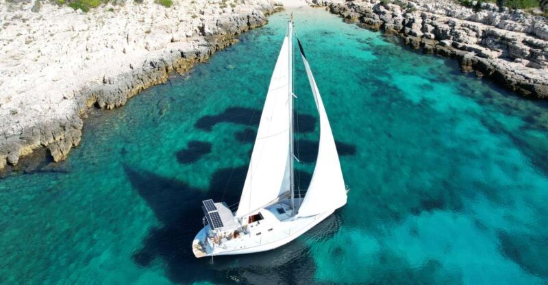 Hvar: Private Sailing Boat Trip with Swimming and Snorkeling - Introducing the Experience