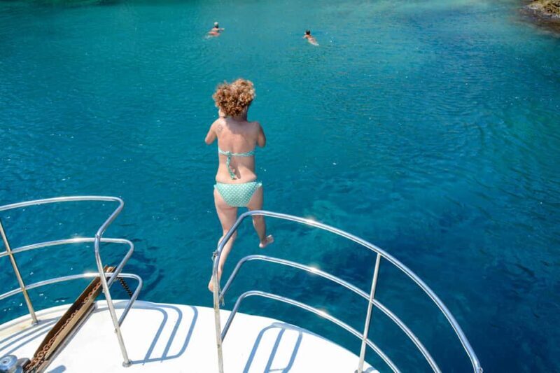 Hydra: Island Tour by Boat with Lunch - FAQ