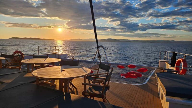 Hyères : Sunset Catamaran Cruise to Giens Peninsula - Key Points