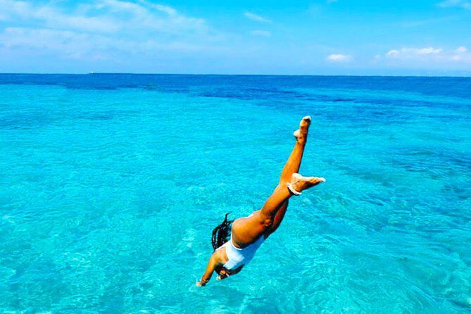 Ibiza Beach Hopping Cruise with Paddleboards, Drinks and Food 6h - Food and Drinks