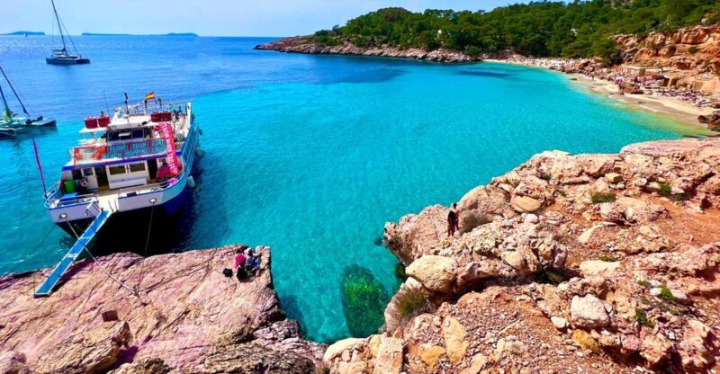 Ibiza: Cala Salada & North Cruise with Drinks & Snorkeling - Cruising Along Ses Margalides