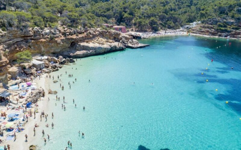 Ibiza: Cala Salada & North Cruise with Drinks & Snorkeling - Exploring Cala Salada & Saladeta