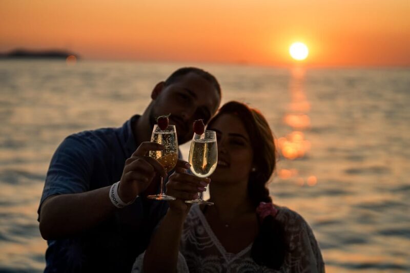 Ibiza: Secret Coves Guided Boat Tour with Open Bar and Tapas - The Experience in Detail