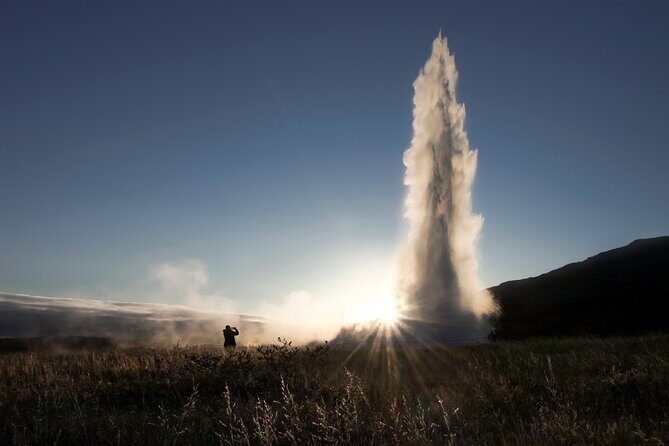 Iceland's Golden Circle in Spanish with Pickup Included - Key Points