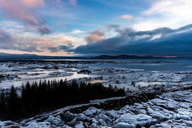 Iceland's Golden Circle in Spanish with Pickup Included - A Visit to Friðheimar Tomato Farm and Icelandic Horses