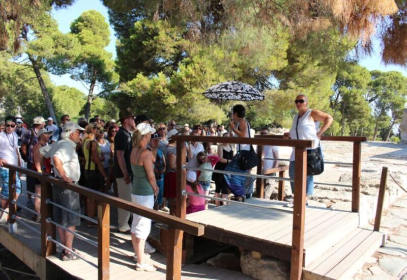 Ierapetra: Knossos Palace and Heraklion Guided City Tour - Key Points