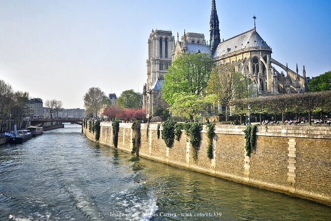 Île de la Cité Private 2h Tour with Latin Quarter & Seine River - Guides Who Make the Difference
