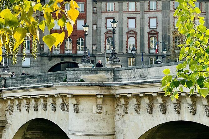 Ile de la Cite Walking Tour with Crypt Access - Why This Tour Stands Out