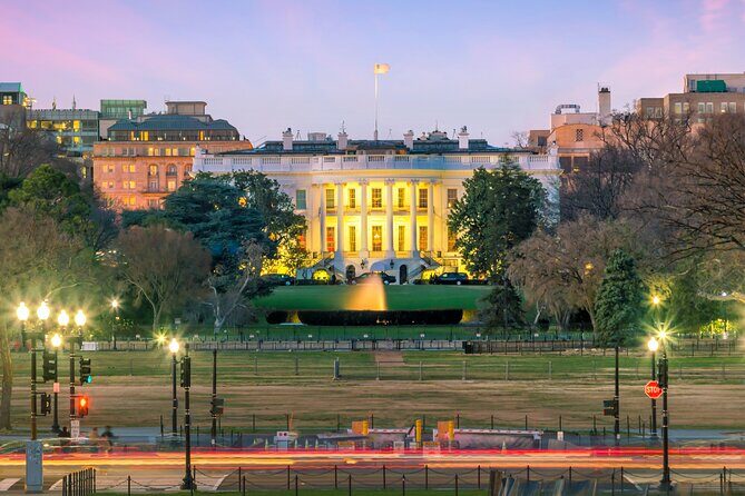 Illuminated Icons: Private Evening Tour of Washingtons Monuments - An in-depth look at the illuminated Washington DC monuments tour