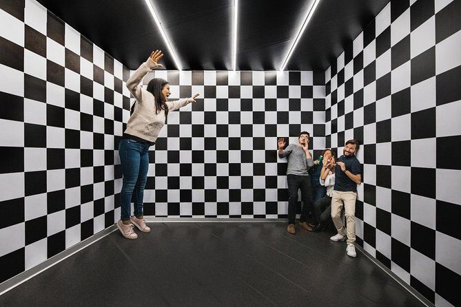 Illuseum Berlin admission ticket - Key Points