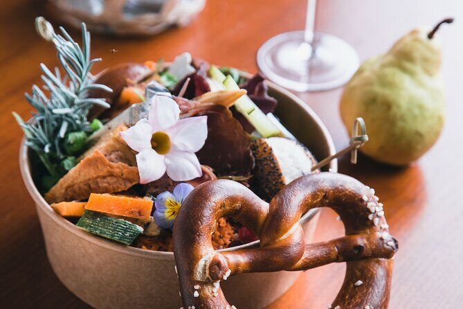 Immersive winery visit, tasting and picnic cart - Key Points