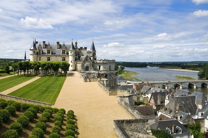 Incredible Loire castles tour with lunch and a vineyard visit - A Full Breakdown of the Itinerary and Experience