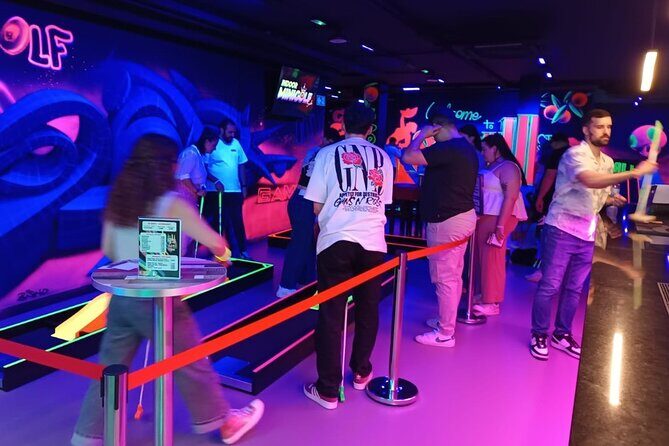 Indoor 18-Hole UV Glow Minigolf Adventure in the Heart of Seville - FAQ