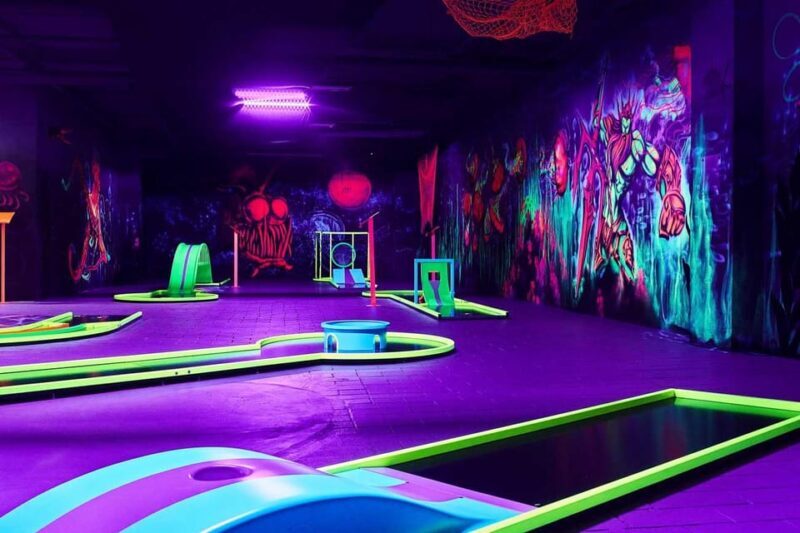 Innsbruck: 3D Mini Golf with Dazzling Light Effects - Is This Tour for You?